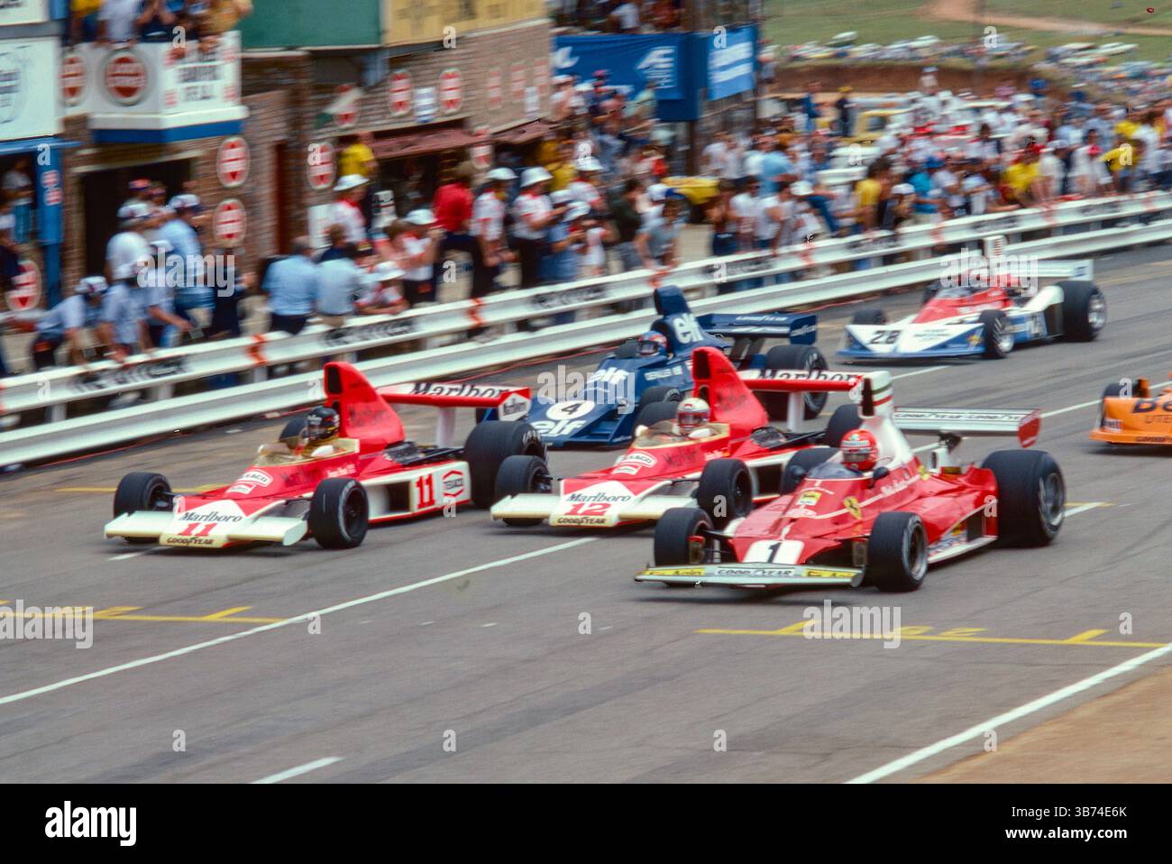 11 Hunt James (gbr), 12 Mass Jochen (deu), Marlboro Team McLaren ...