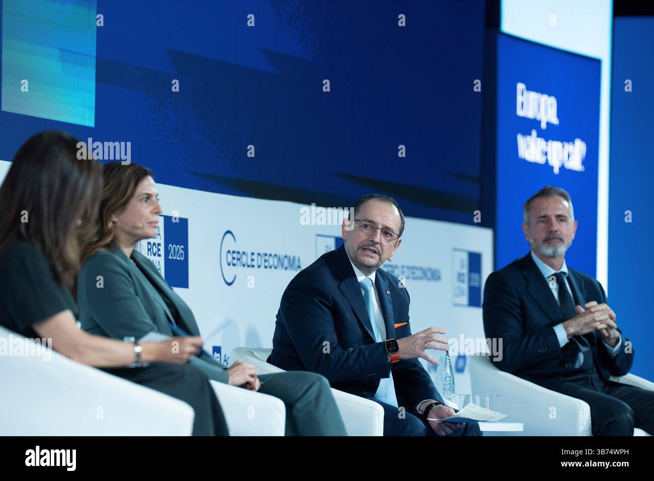 IBM senior advisor Jesús Mantas (2r), and Decode Project founder ...