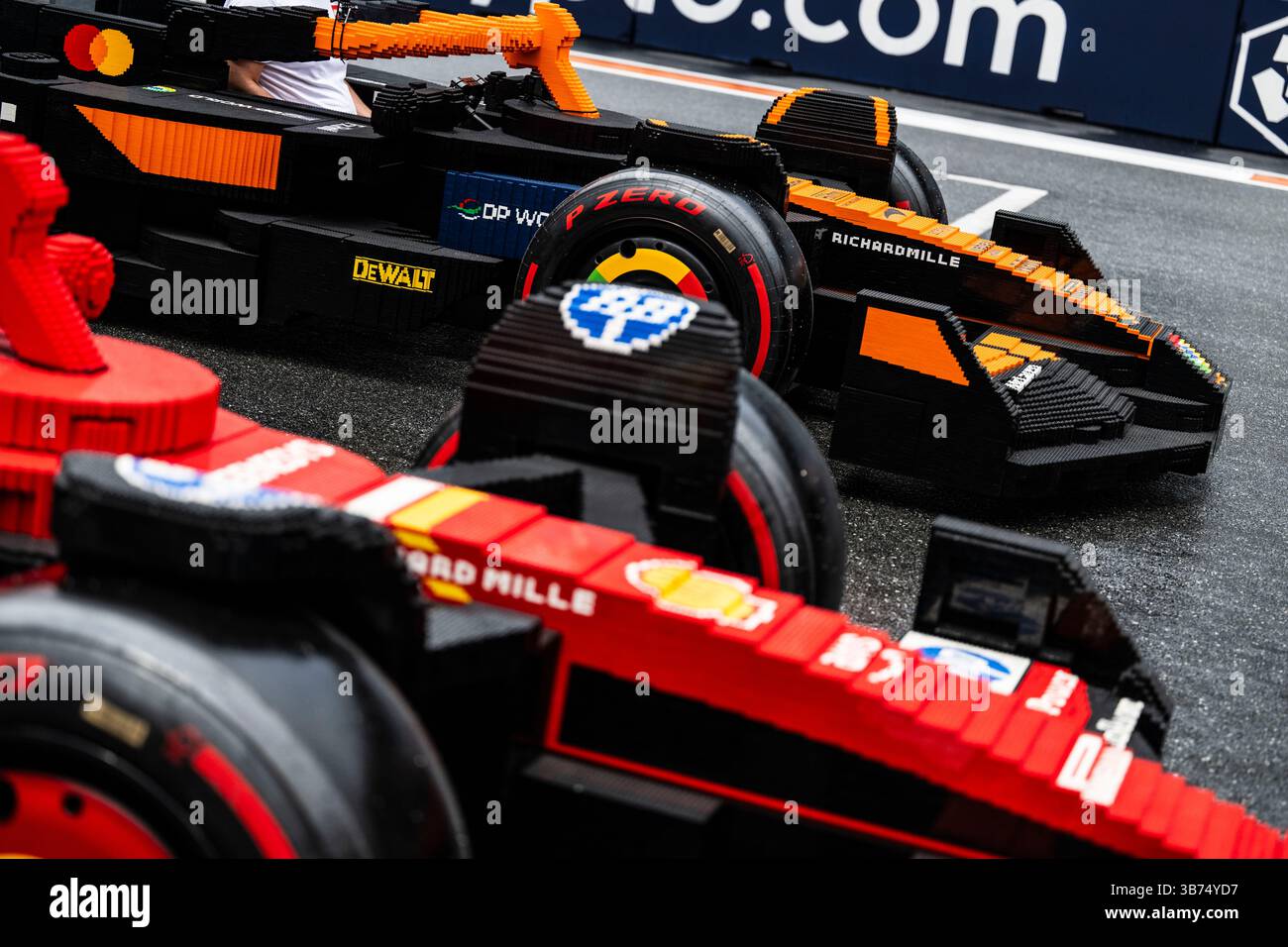 Miami Gardens, Etats Unis. 04th May, 2025. McLaren F1 Team drivers ...