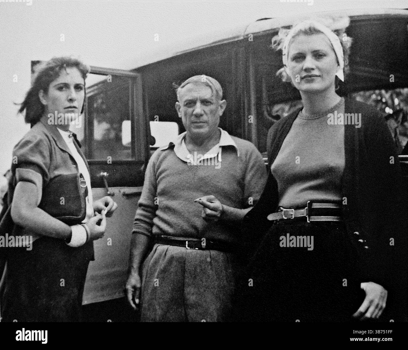 Man ray lee miller Black and White Stock Photos & Images - Alamy