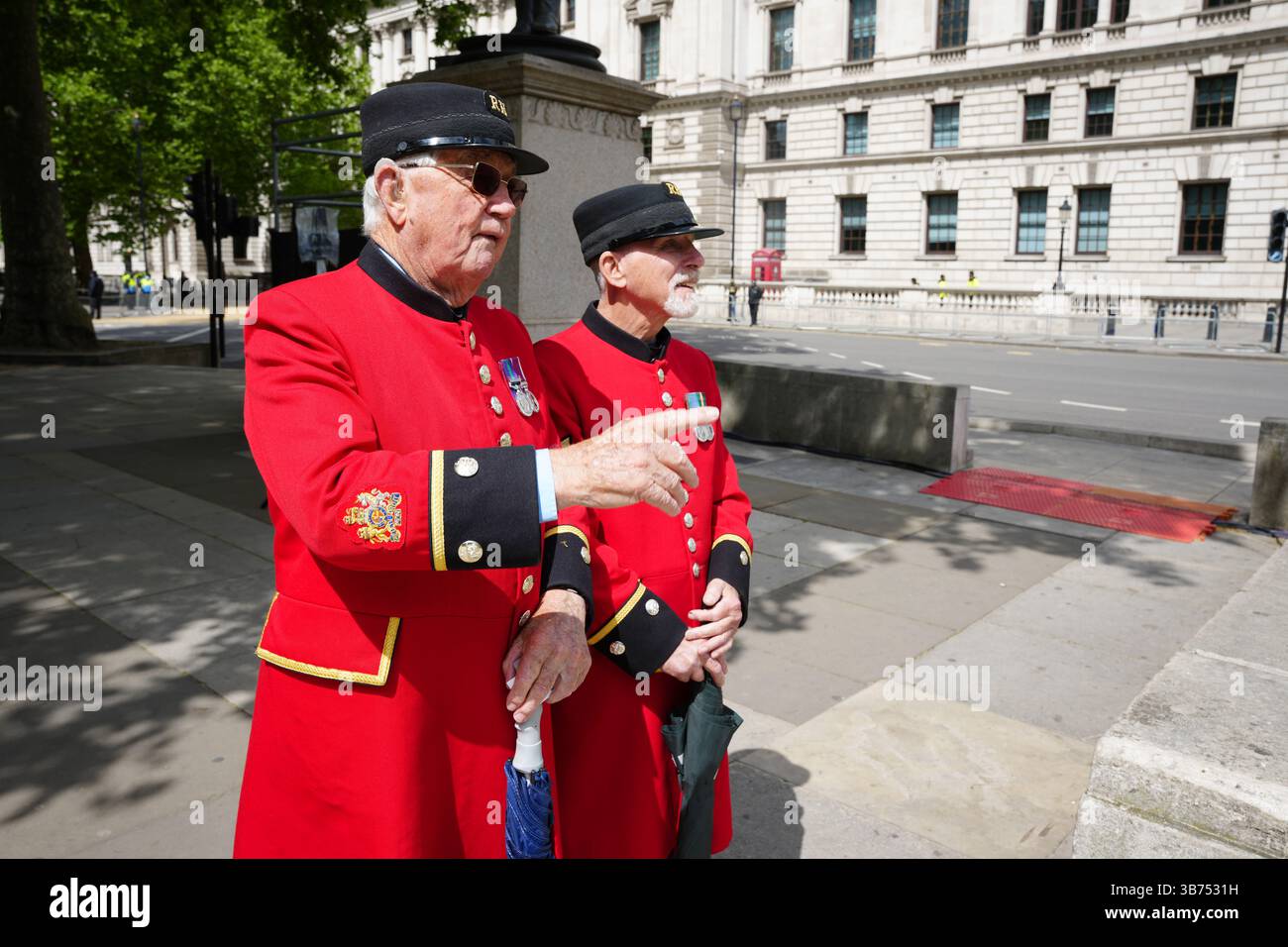 (left to right) Chelsea pensioners Alan Rutter and Archie Ferguson near ...