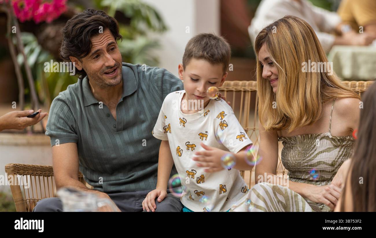 JUAN DIEGO BOTTO and ALEXANDRA JIMENEZ in TRAS EL VERANO (2025 ...