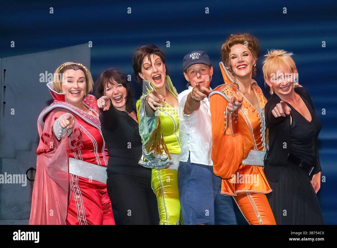 The 2002 Sydney cast of Mamma Mia! included Lisa Stokke as Sophie ...