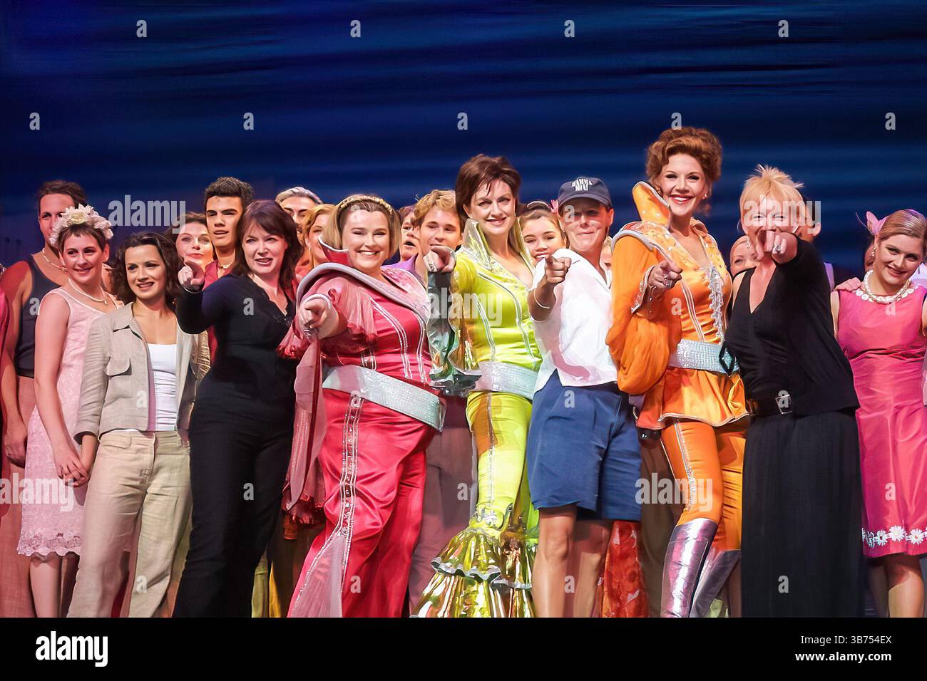 The 2002 Sydney cast of Mamma Mia! included Lisa Stokke as Sophie ...