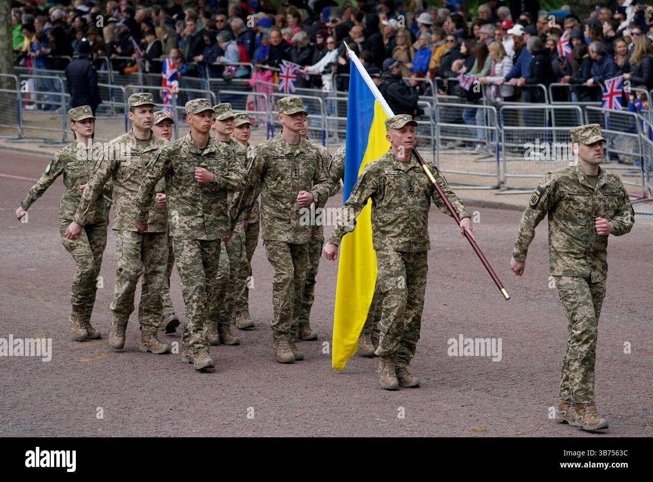 Members of the Ukrainian army forces during a military procession ...