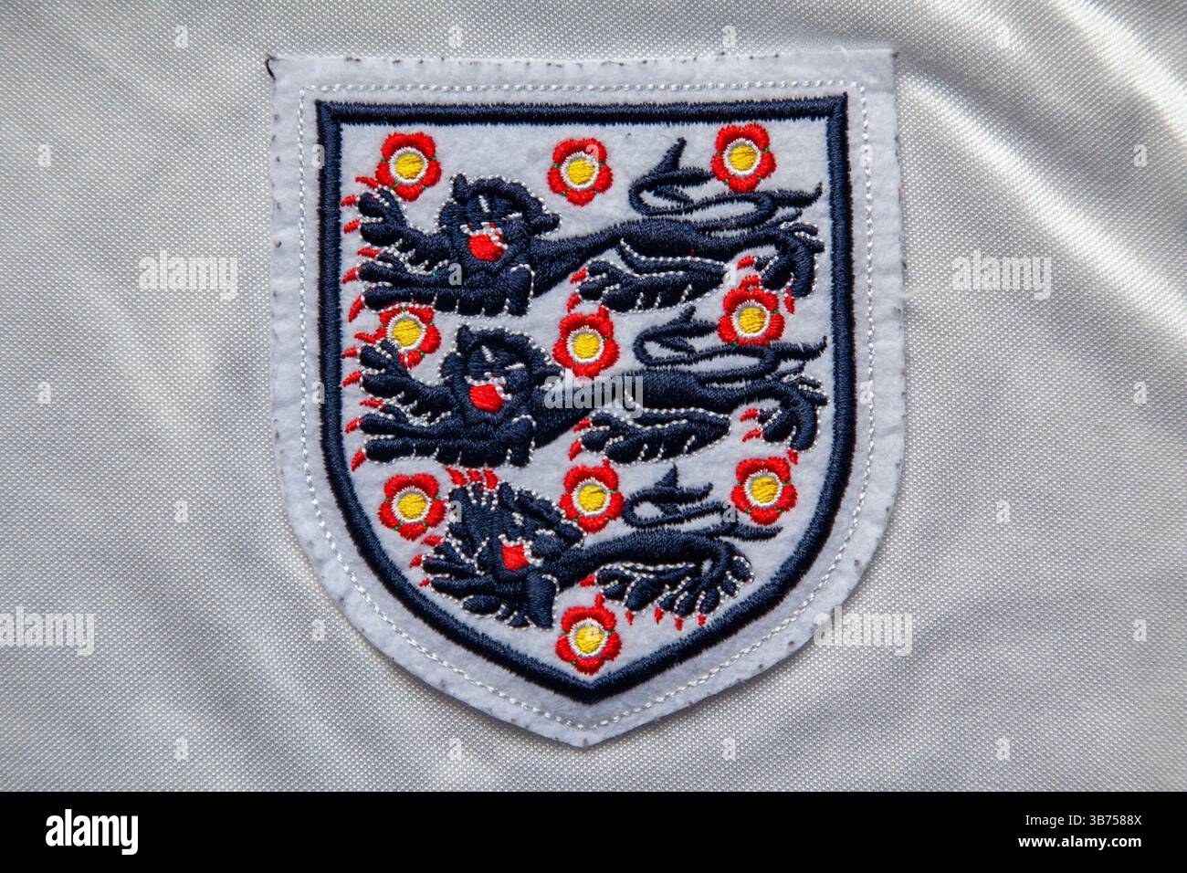 Three lions england badge hi-res stock photography and images - Alamy