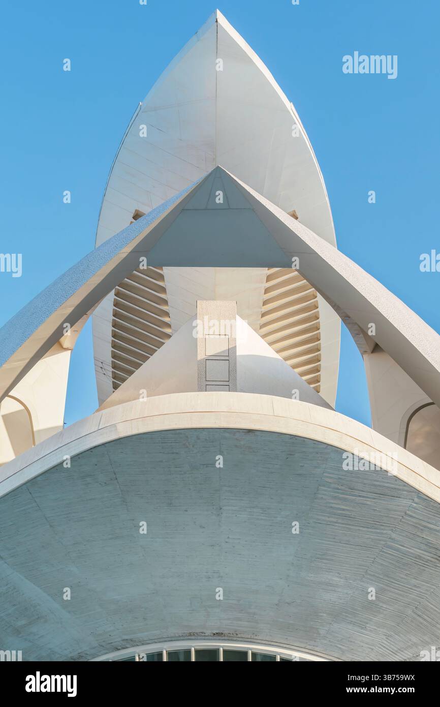 Perspective of the Palau de les Arts Reina Sofia against a clear blue sky. Futuristic White ...