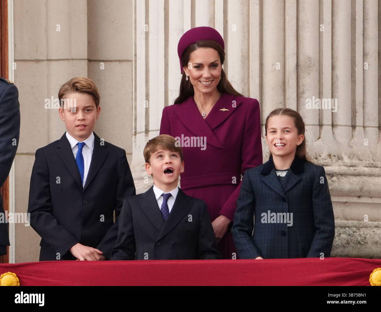 (left-right) Prince George, Prince Louis, the Princess of Wales and ...