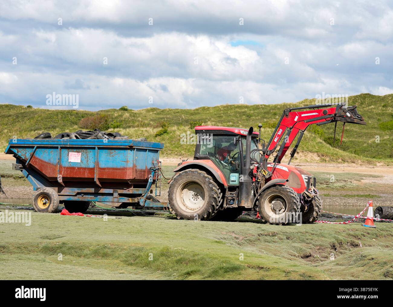 Bridgend County,UK, 05 May 2025 Volunteers seen during the Ogmore River ...