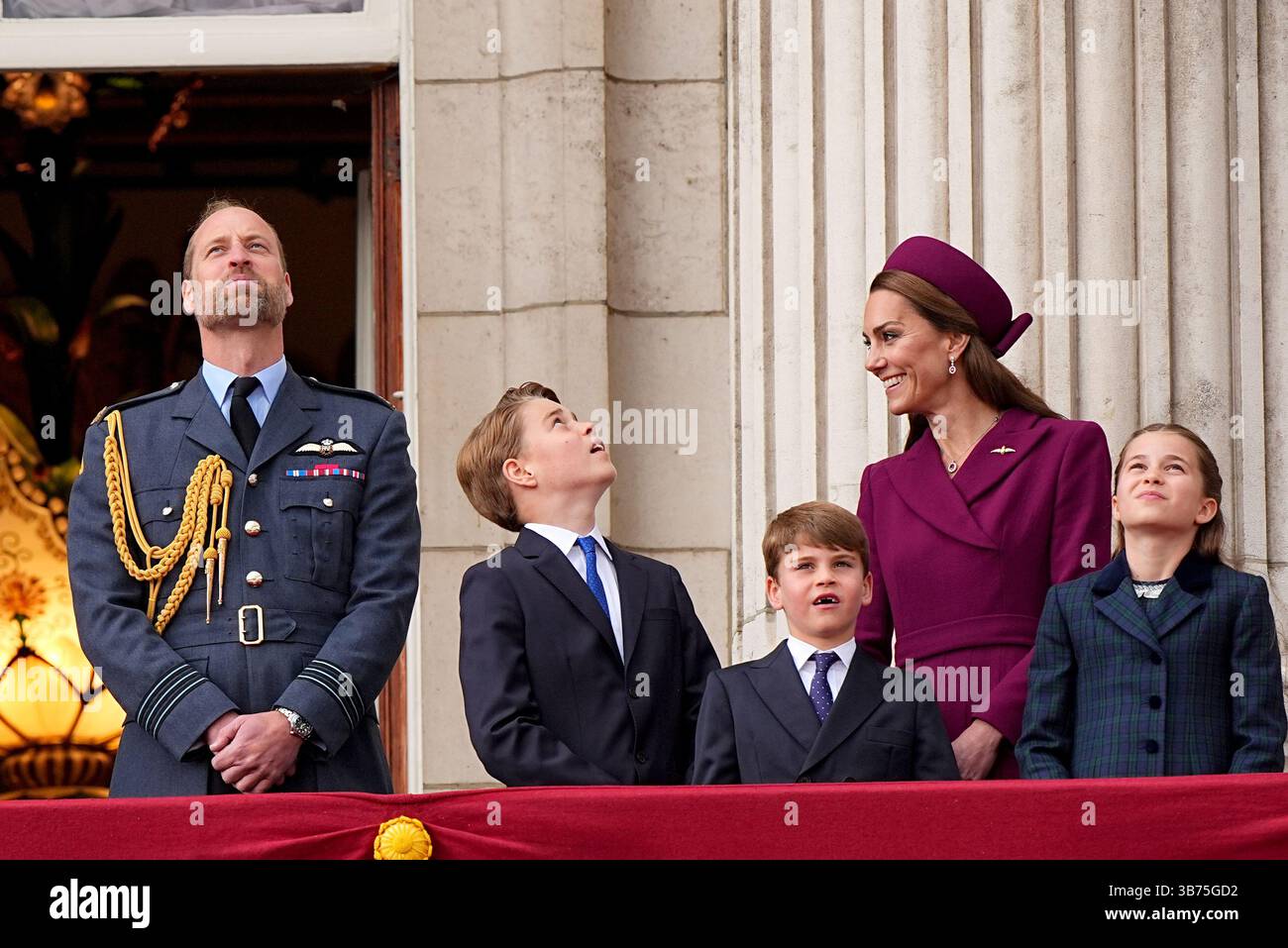 From left, Prince William, Prince George, Prince Louis, Kate Princess ...