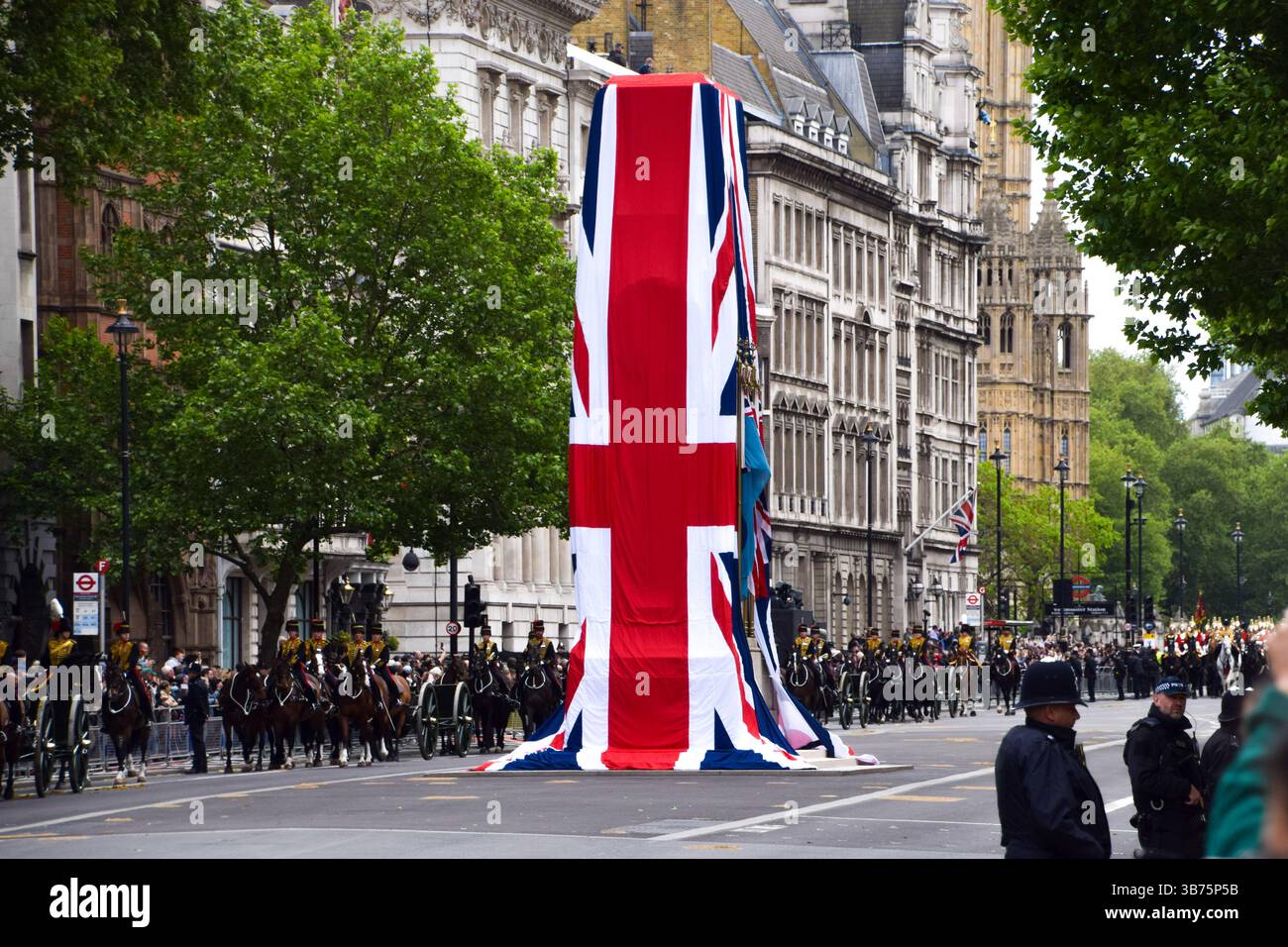 London, UK. 5th May 2025. The VE Day parade passes by the Cenotaph war ...