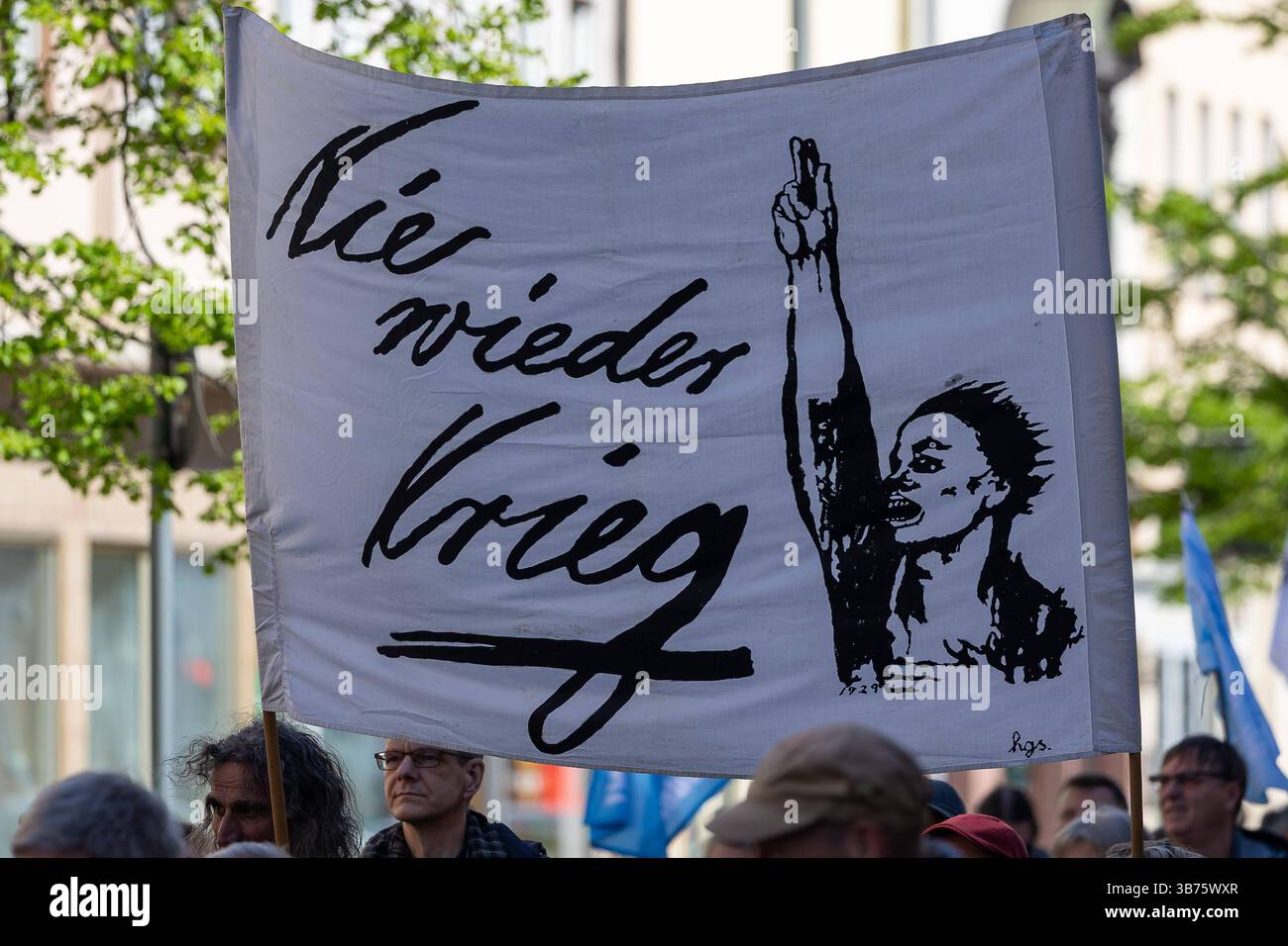 Nuernberg Ostermarsch, Nuernberg, 21.04.2025 Teilnehmerinnen und ...