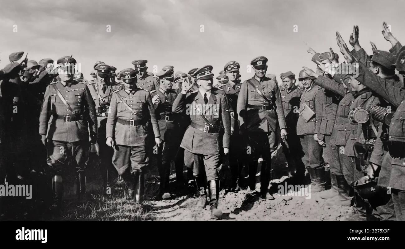 ADOLF HITLER with German soldiers in Poland in 1939 Stock Photo - Alamy