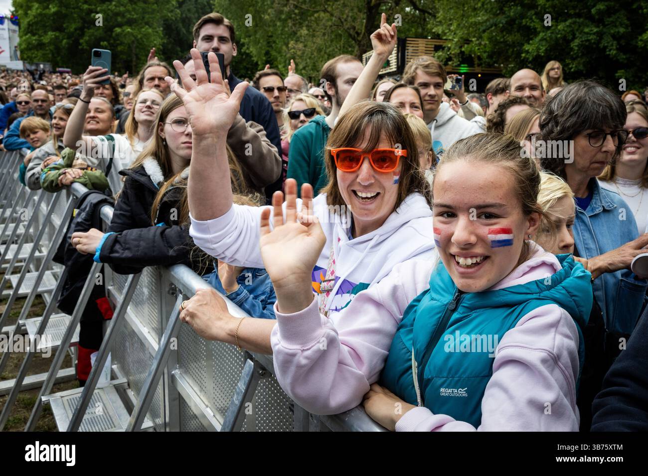 WAGENINGEN - Atmosphere crowd at the main stage at the Liberation ...