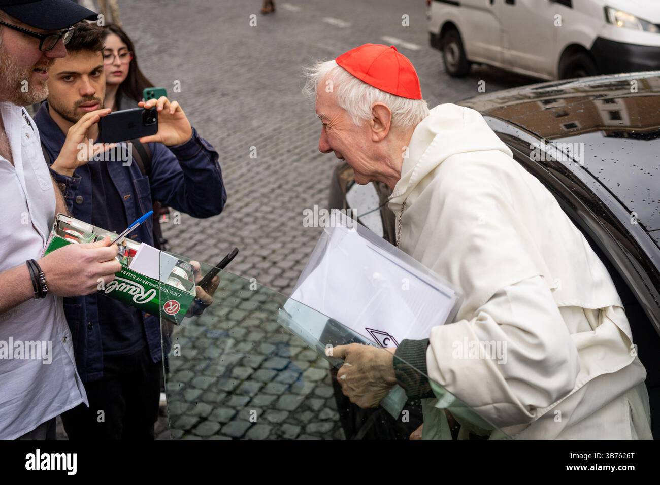 Vatican, Vatican. 05th May, 2025. Cardinal Timothy Radcliffe, arrives ...