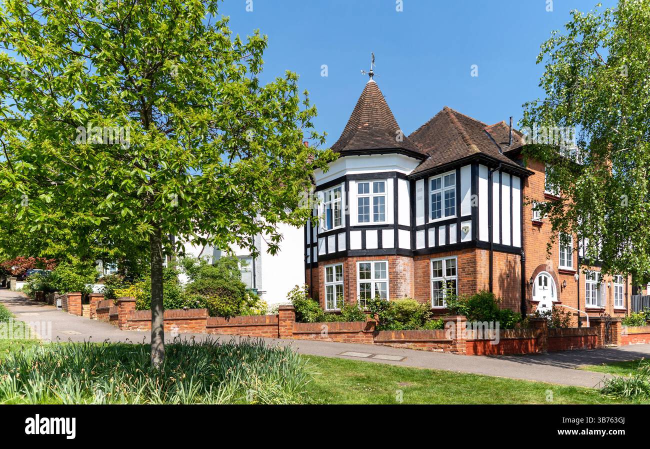Holly lodge estate highgate london hi-res stock photography and images ...