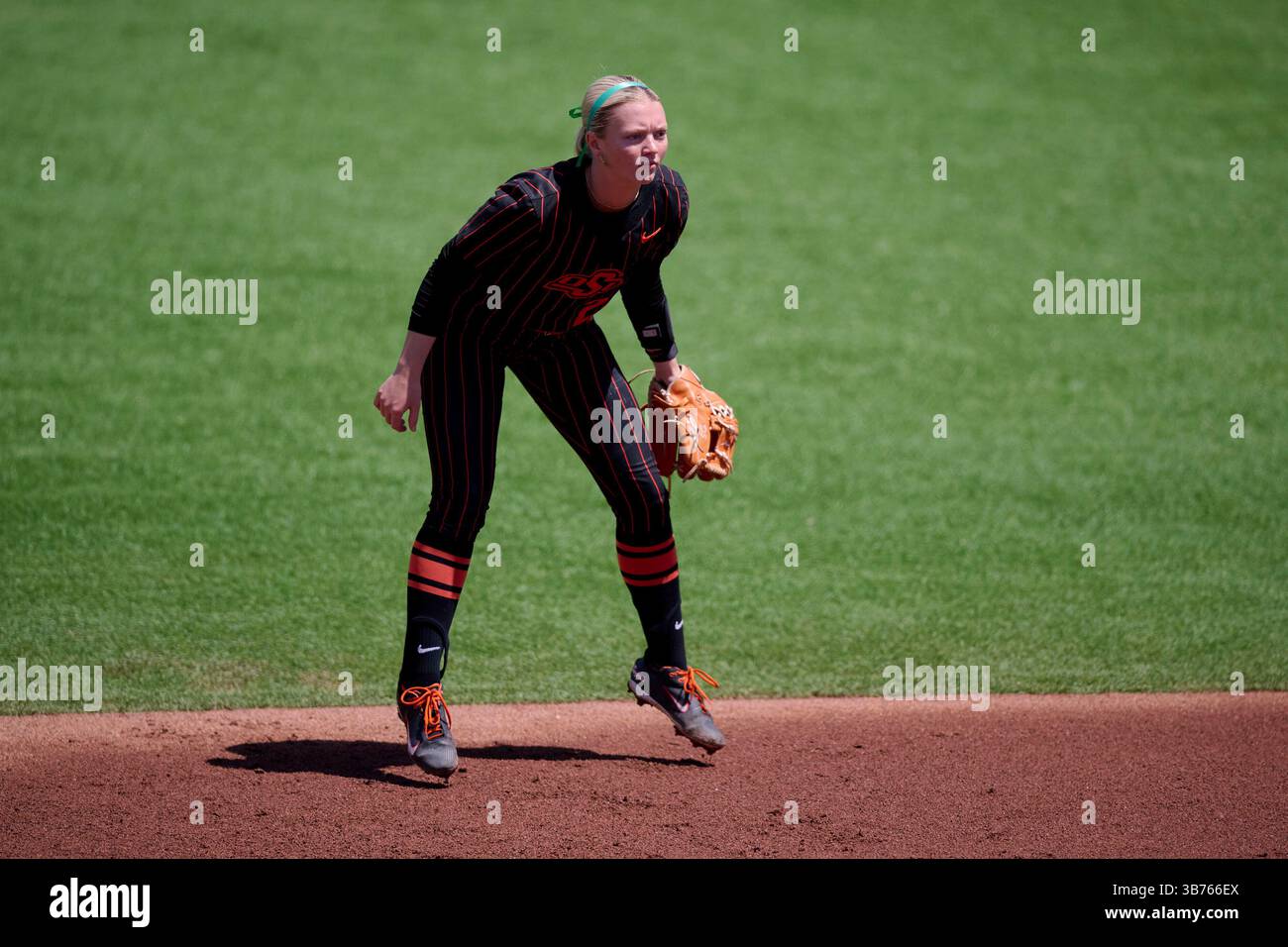 Oklahoma State Cowgirls second baseman Rosie Davis (26) during an NCAA ...