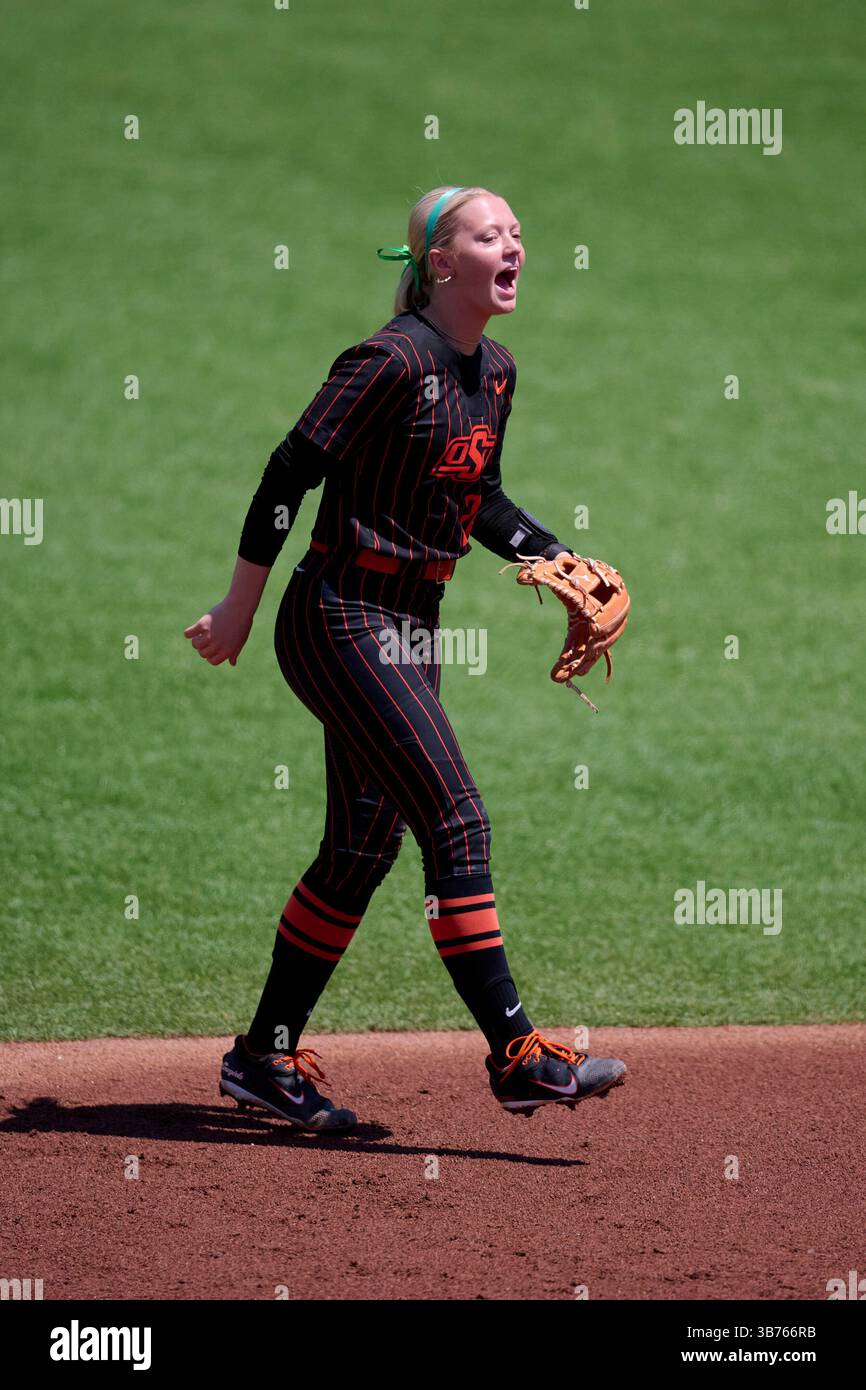 Oklahoma State Cowgirls second baseman Rosie Davis (26) celebrates a ...