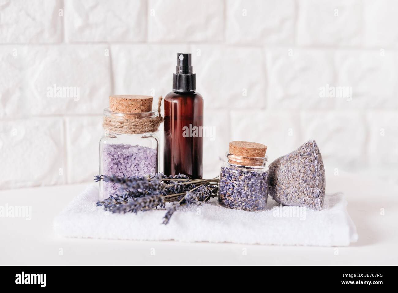 Spa setup featuring cosmetic hi-res stock photography and images - Alamy