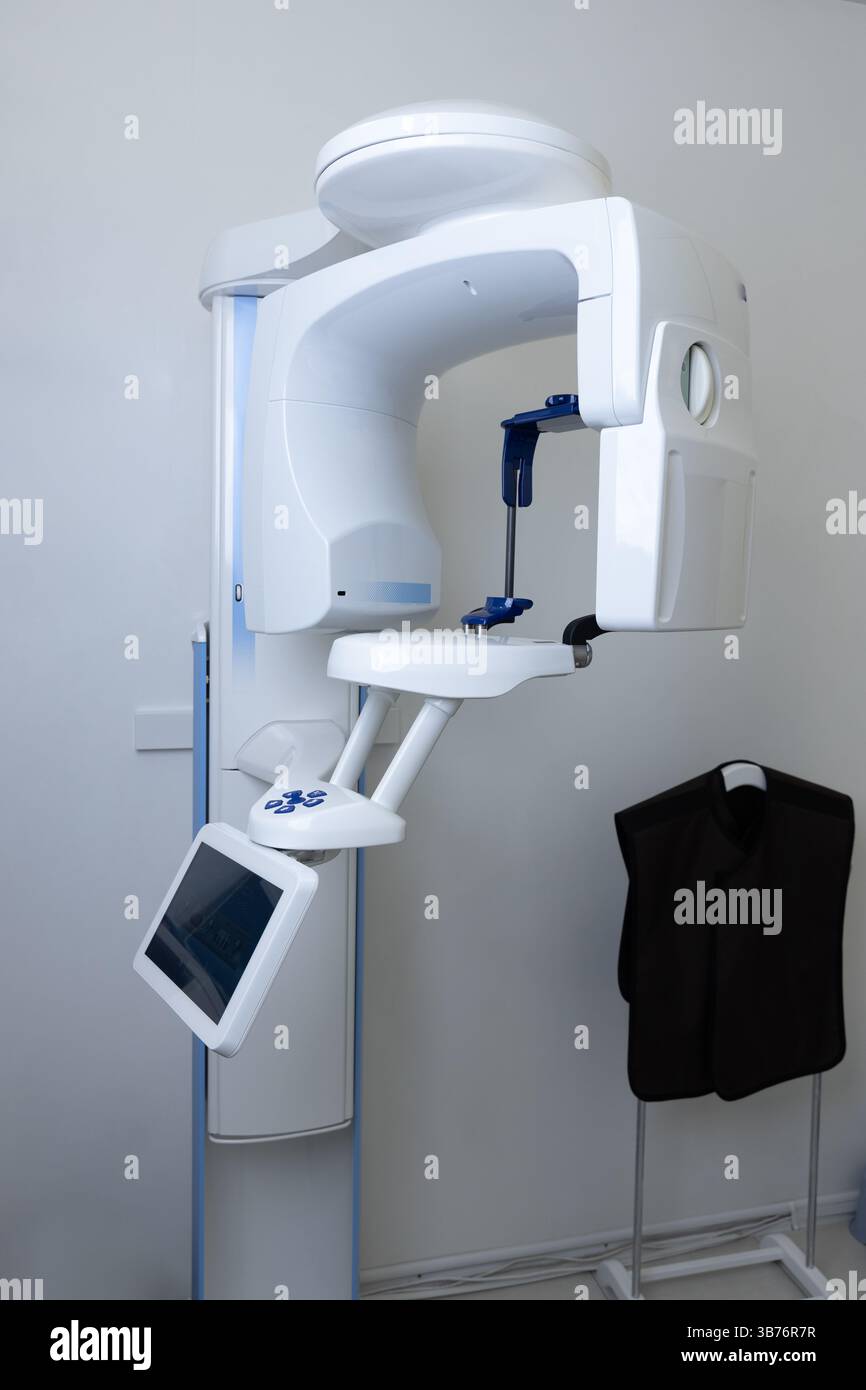 Sophisticated dental imaging machine hi-res stock photography and ...