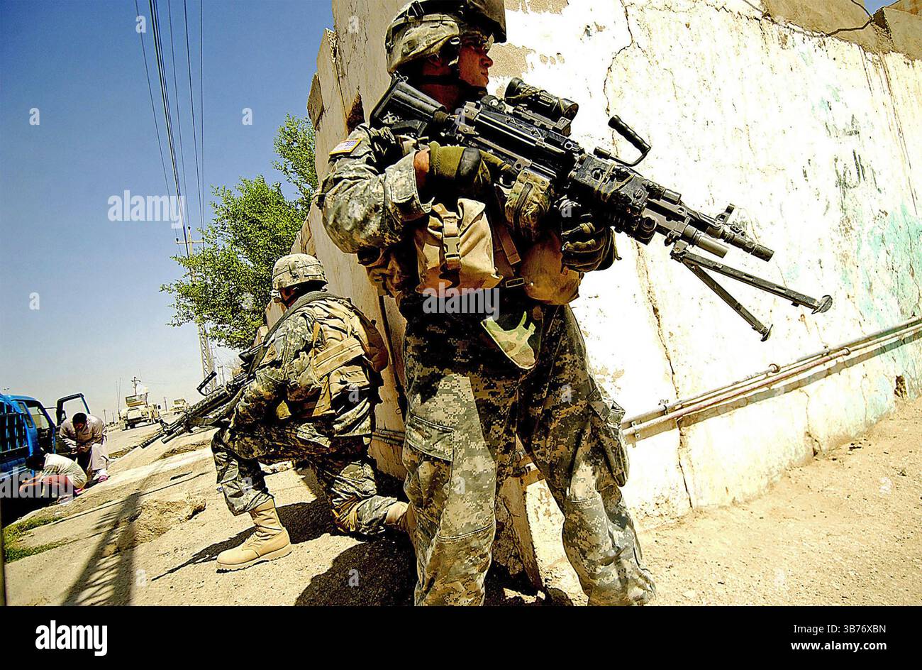 Us marines fighting on hi-res stock photography and images - Alamy