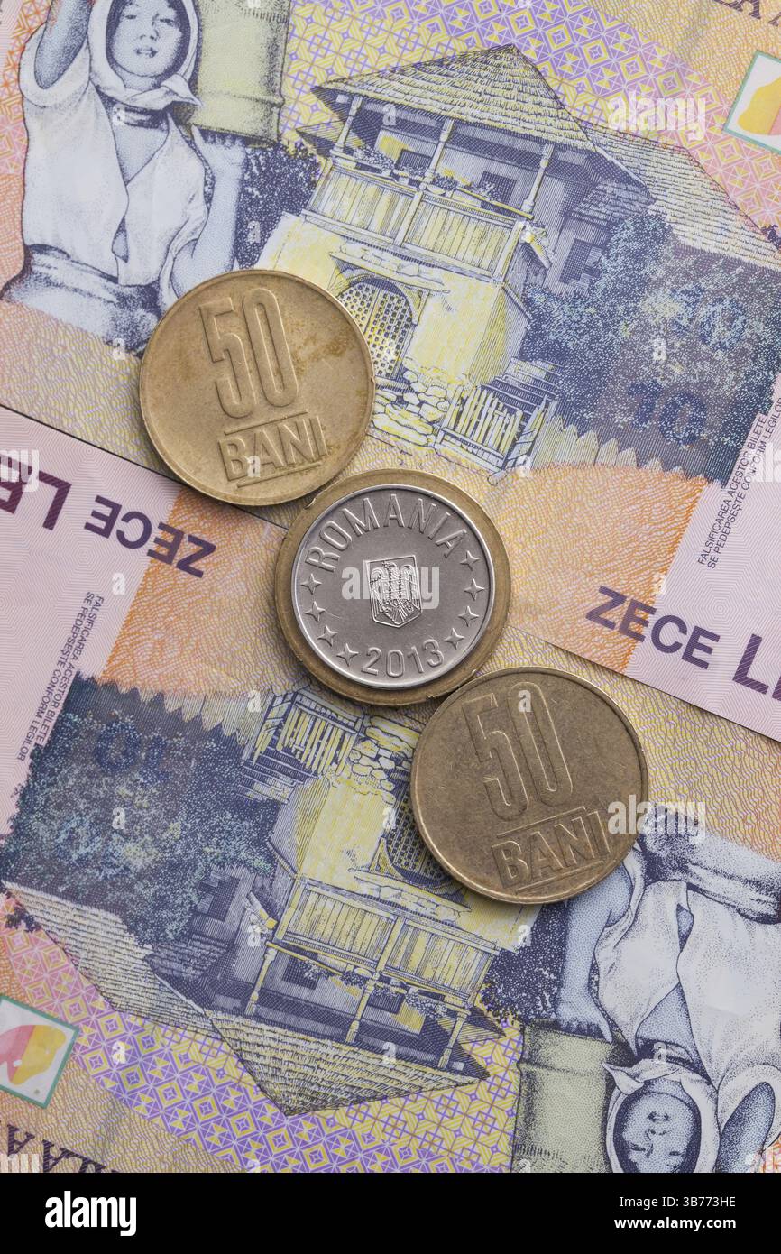 Different banknotes and coins of Romania money Stock Photo - Alamy