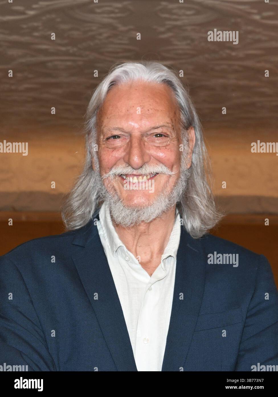 Milan, . 05th May, 2025. Milan, Italy NEIGHBORS theater show photocall ...