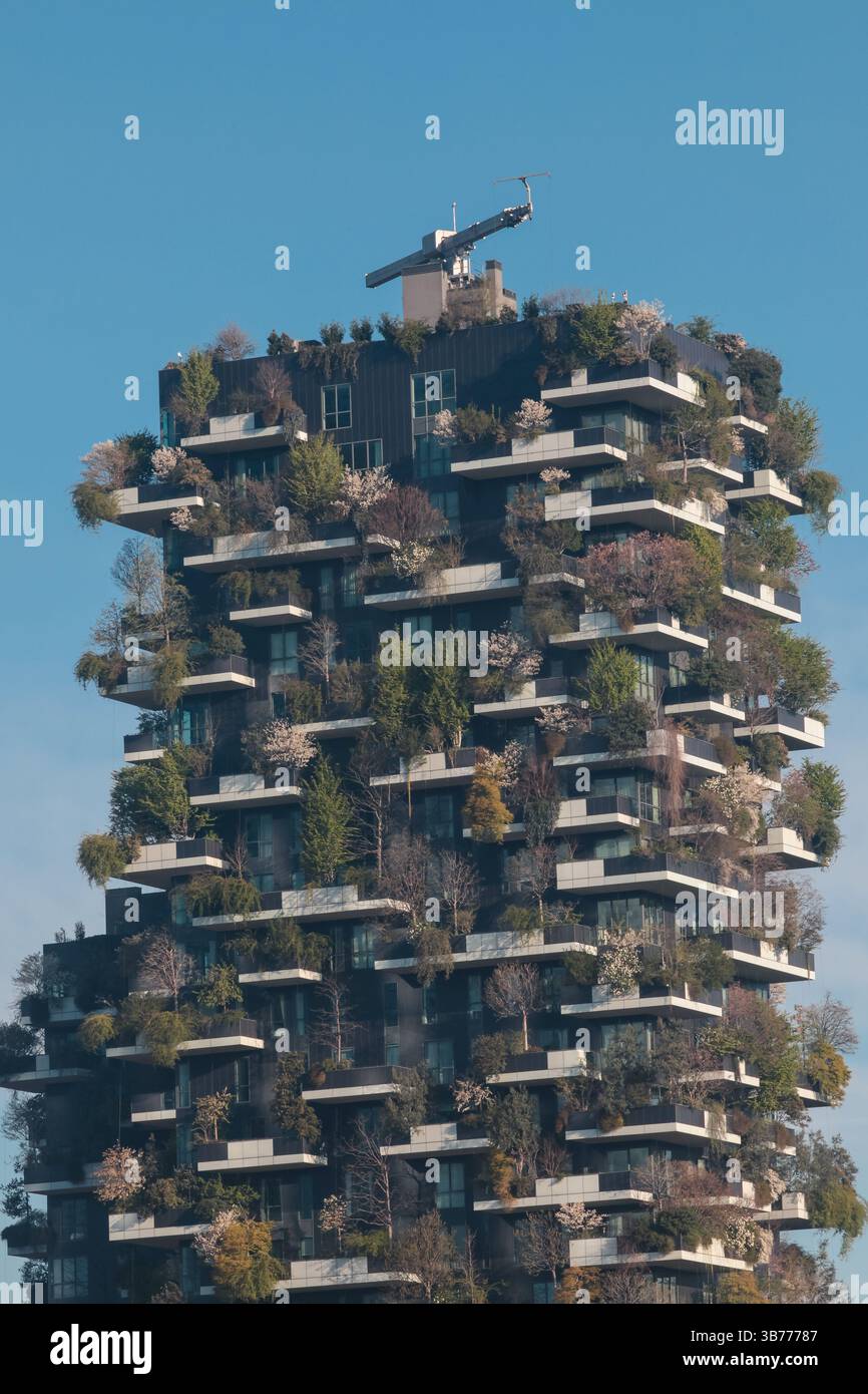 Antenna verticale hi-res stock photography and images - Alamy