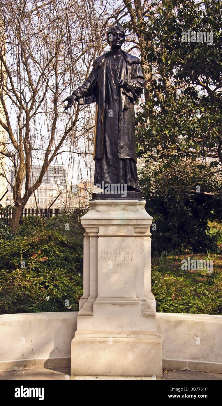 London - The statue of Emily Pankhurst Stock Photo - Alamy