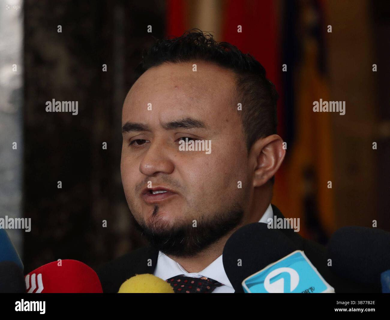 REELECTED AND NEW ASSEMBLYMEN PRESENT DOCUMENTS Quito, Monday, May 5 ...