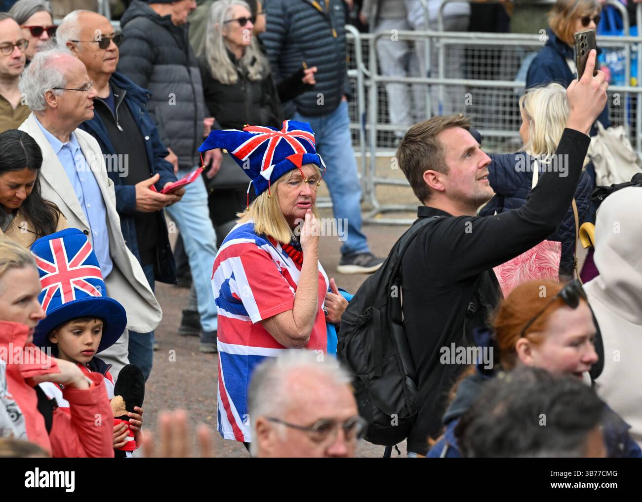 London, UK. 05th May, 2025. Spectators during the VE80 celebrations The ...
