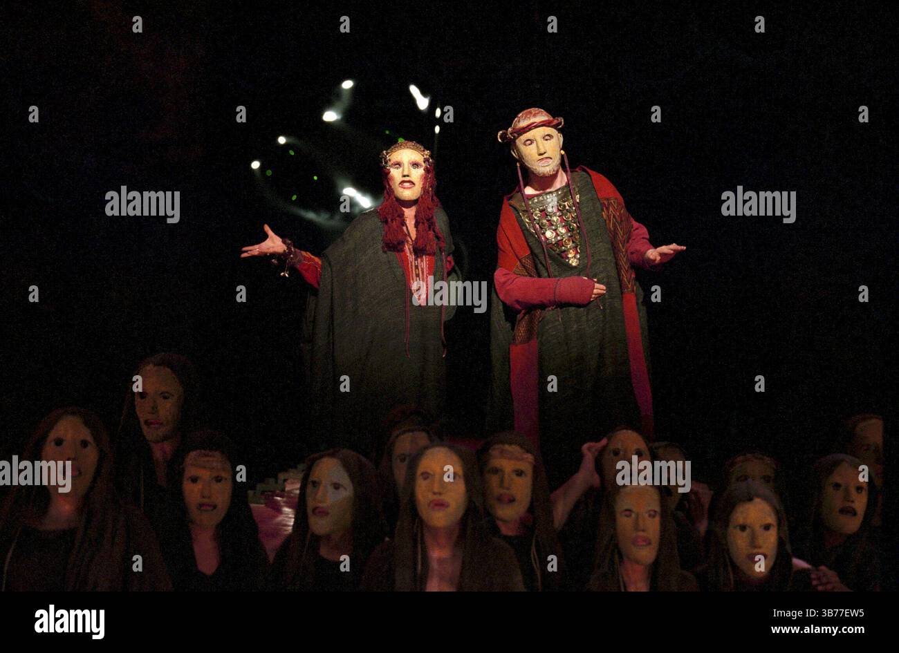 l-r: Suzanne Bertish (Jocasta), Alan Howard (Oedipus) in OEDIPUS THE ...