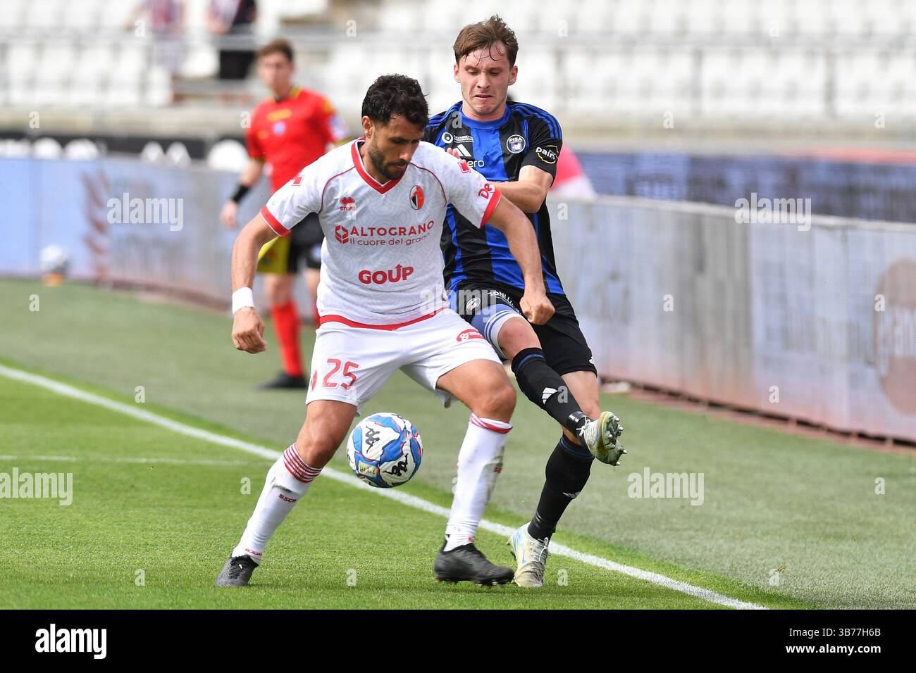 Bari, Italy. 05th May, 2025. Raffaele Pucino (Bari) thwarted by Matteo ...
