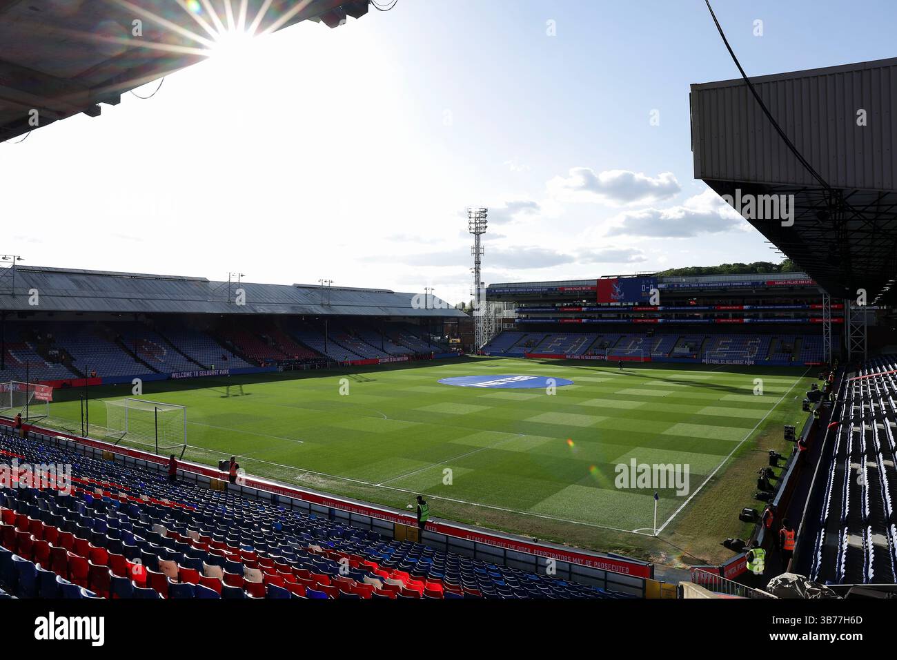Selhurst Park, Selhurst, London, UK. 5th May, 2025. Premier League ...