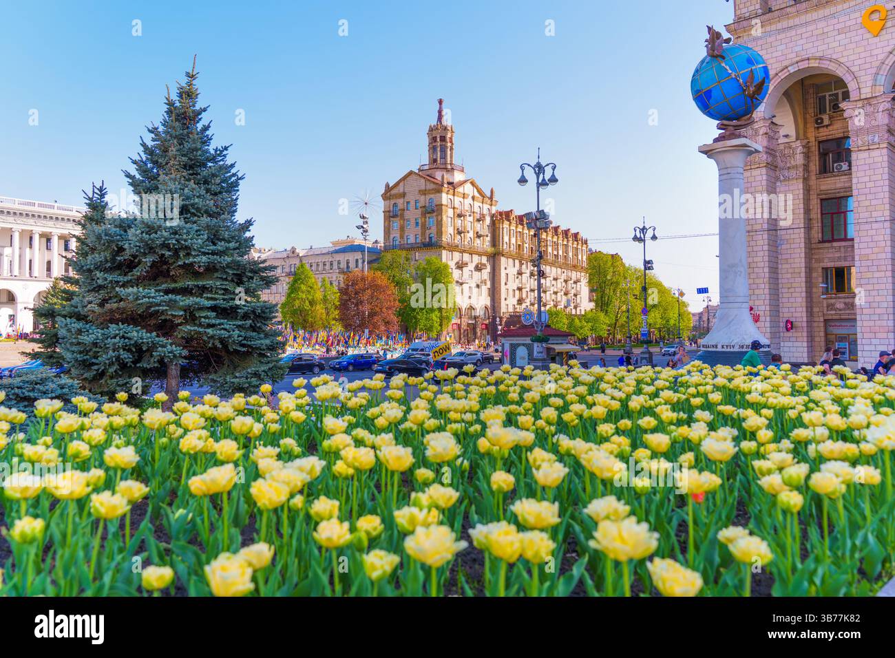 Kyiv, Ukraine - April 22, 2025: Wide-angle shot capturing blooming ...