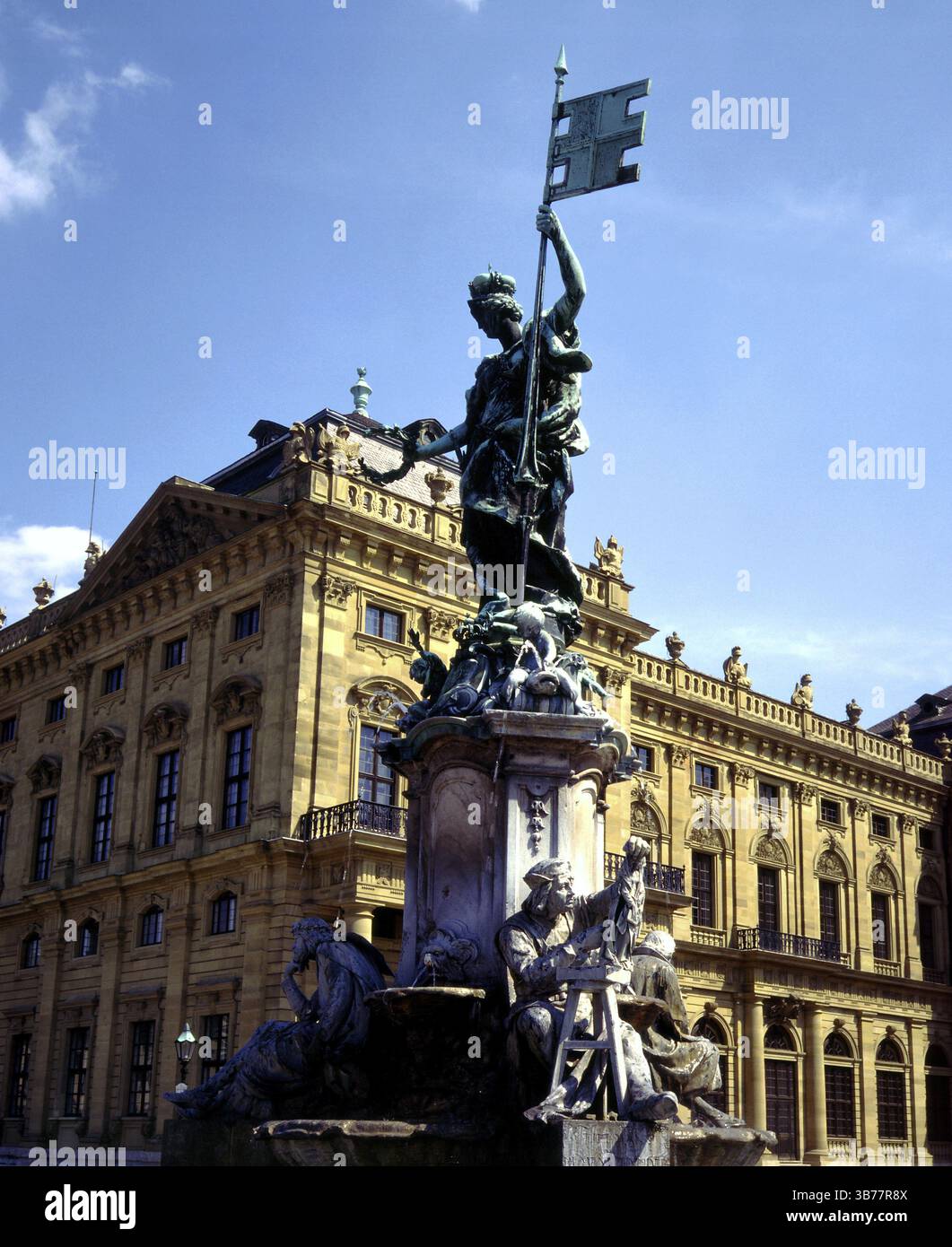 The residence of the Bavarian city is one of Balthasar Neumann's works ...