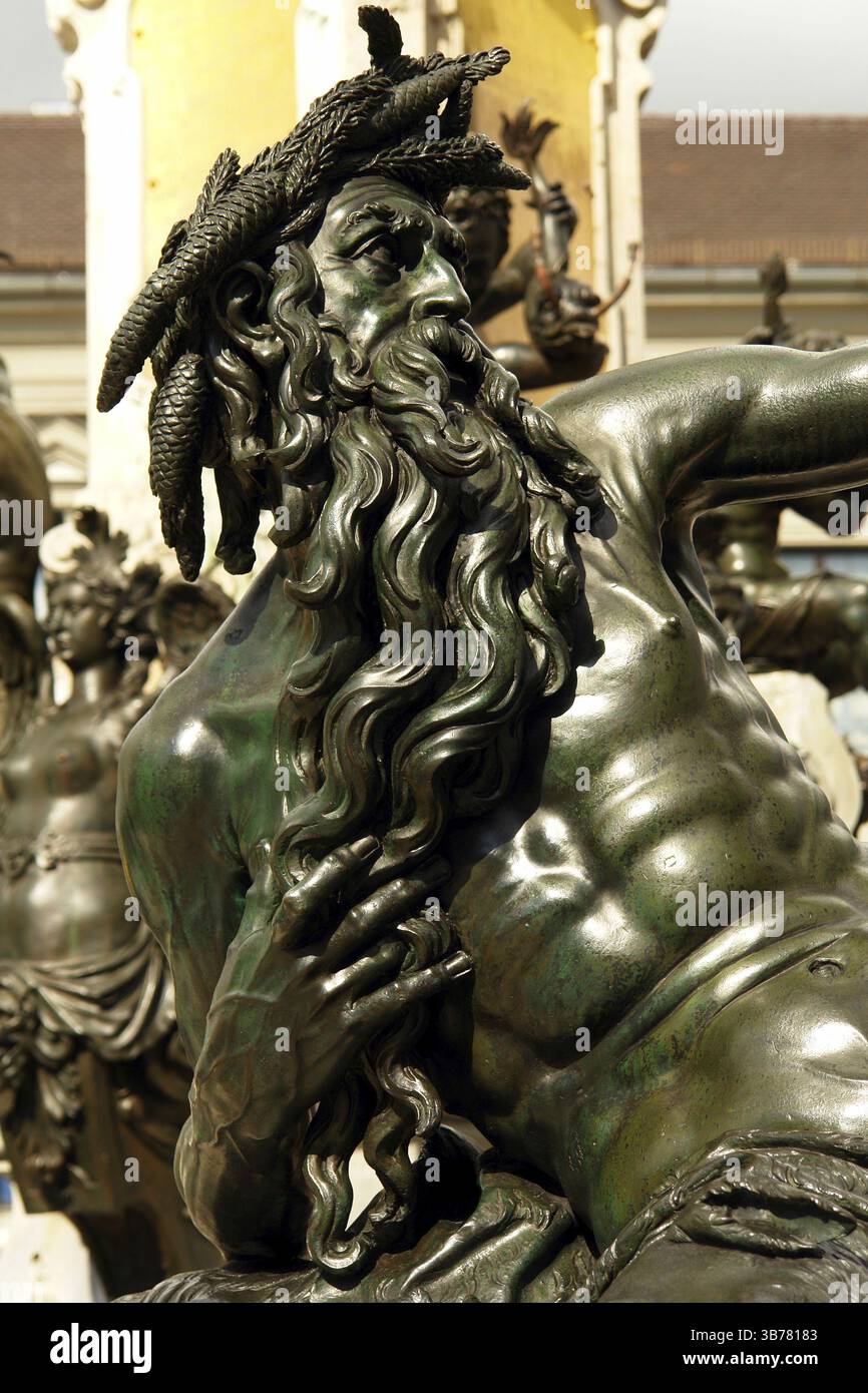 Sea piece fountain hi-res stock photography and images - Alamy