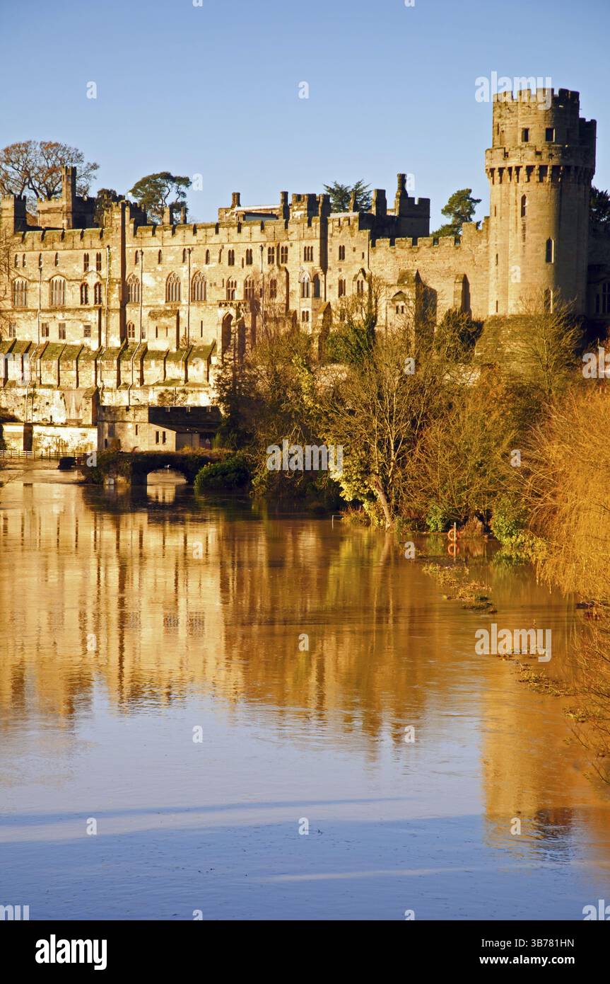 Warwick Castle on a glorious autumn morning Stock Photo - Alamy
