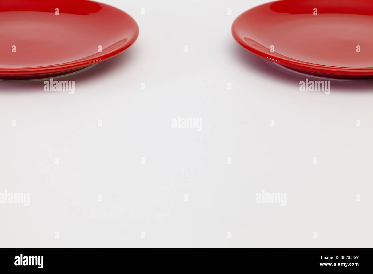 Empty plates birds eye view hi-res stock photography and images - Alamy