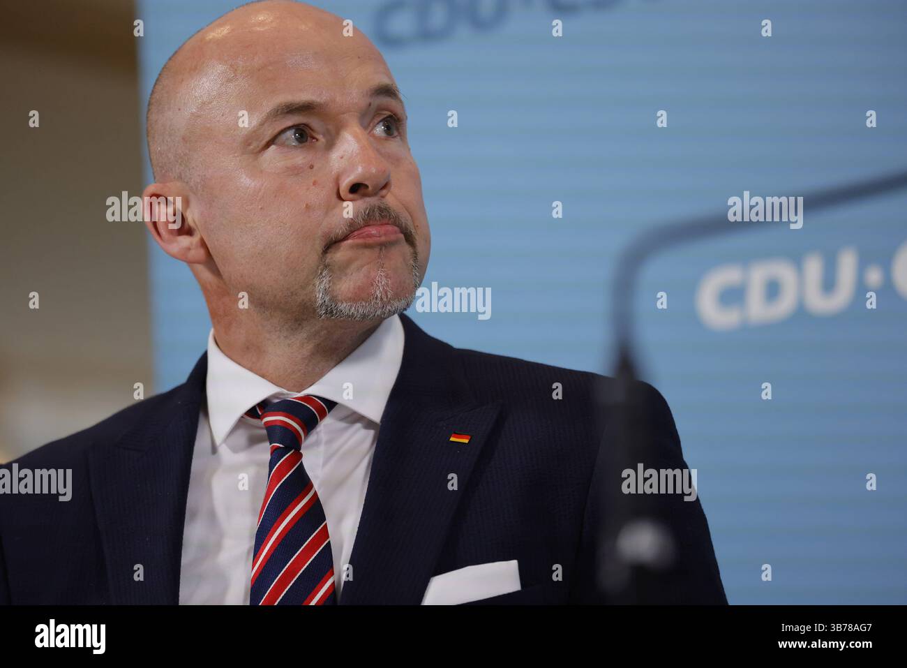 Alexander Hoffmann, neu gewählten Ersten stellvertretenden Vorsitzenden ...