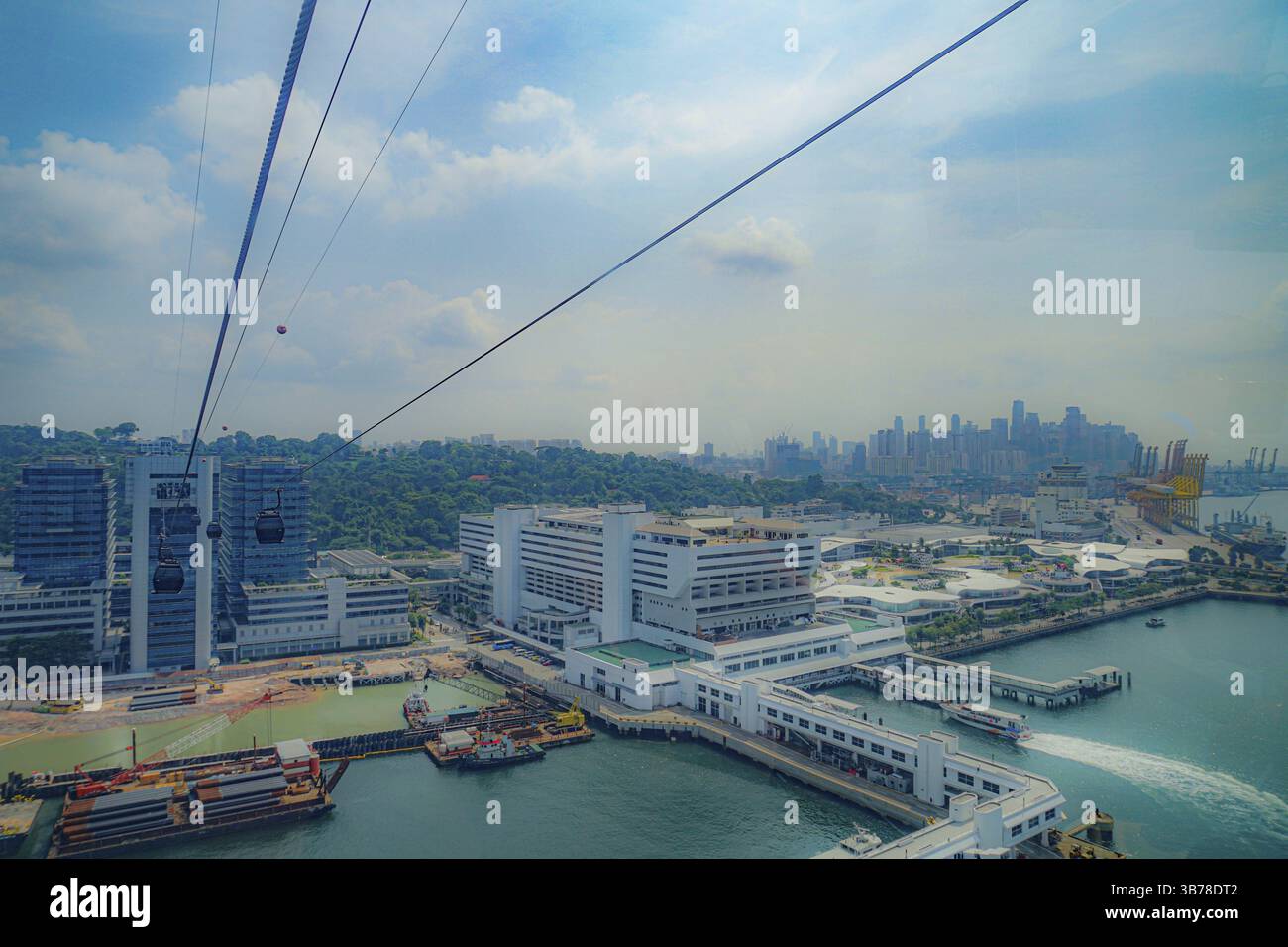 Singapore Sentosa Island cable car. Shooting Location: Singapore Stock Photo - Alamy