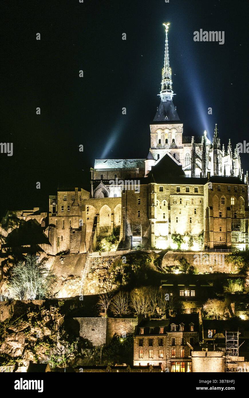 Light-up in Le Mont-Saint-Michel night view. Shooting Location: France ...