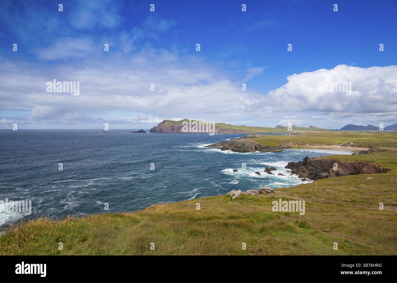 Beautiful beach between slea hi-res stock photography and images - Alamy