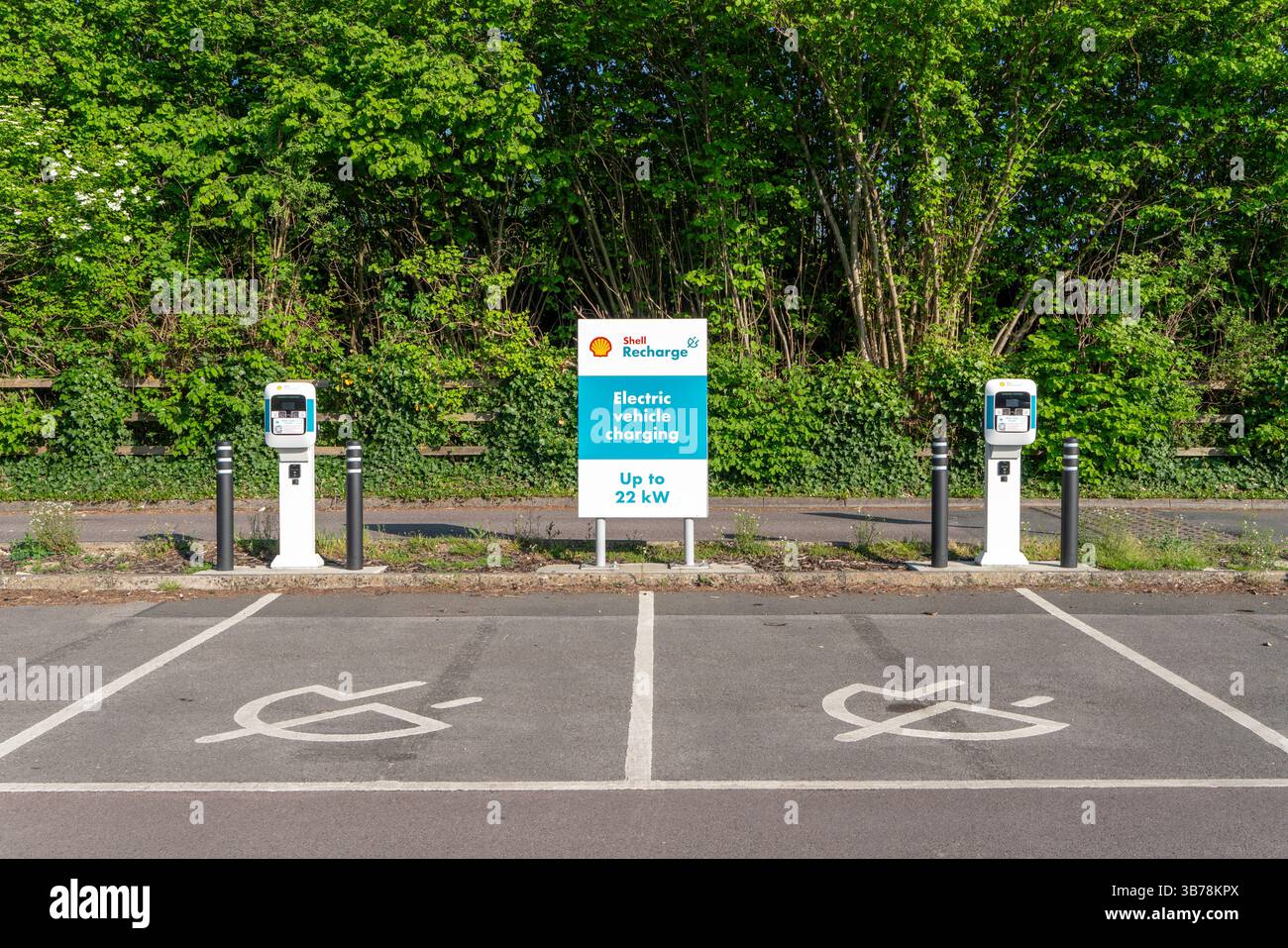 Electric vehicle charging hi-res stock photography and images - Alamy