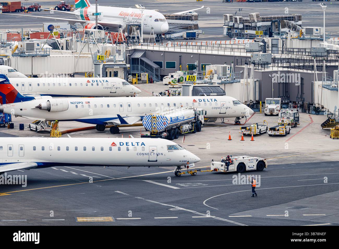 Delta plane gate hi-res stock photography and images - Alamy