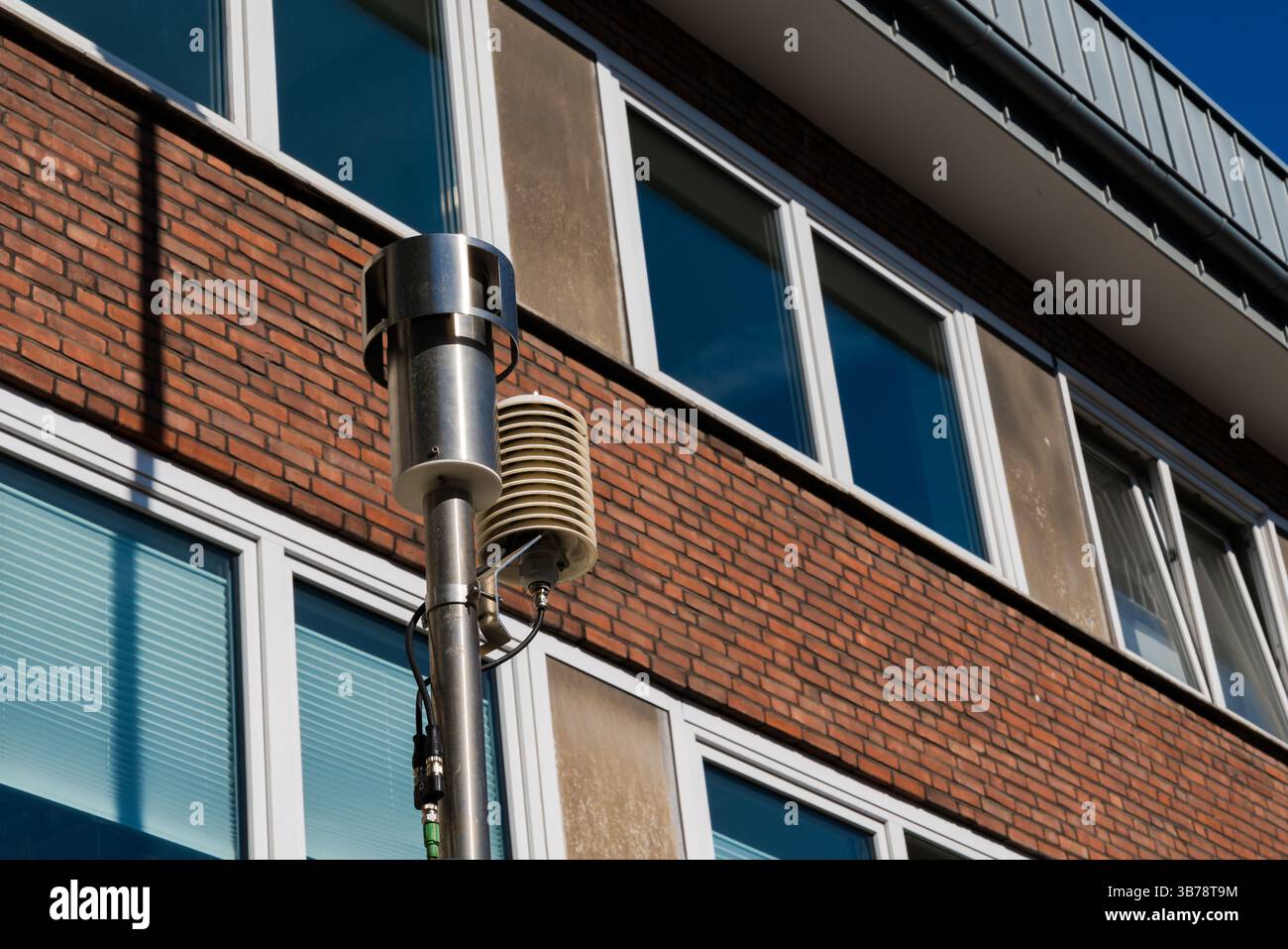 Weather station mounted on building hi-res stock photography and images ...