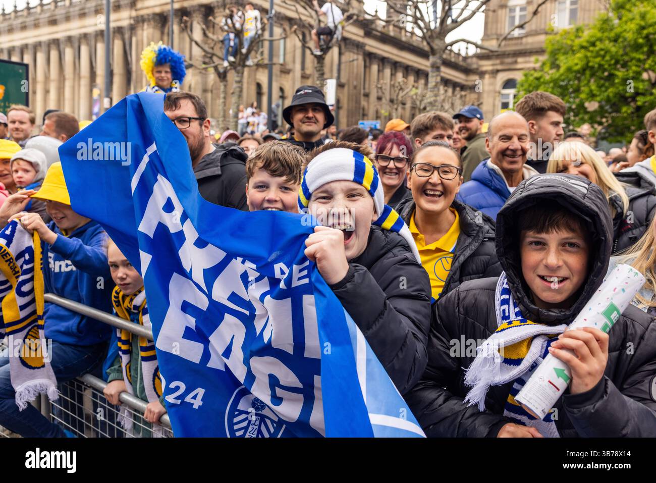 Leeds, UK. 05 MAY, 2025. Fans celebrate in the city center as Leeds ...