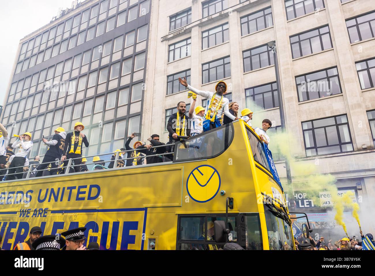 Leeds, UK. 05 MAY, 2025. Bus makes its way past the art gallery as ...