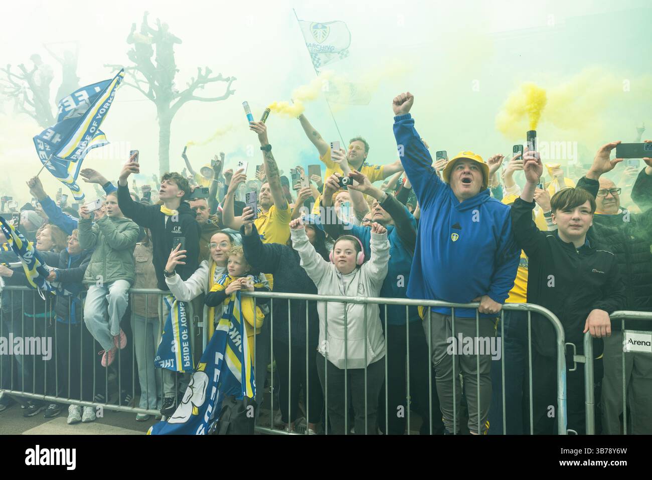 Leeds, UK. 05 MAY, 2025. Fans celebrate in the city center as Leeds ...