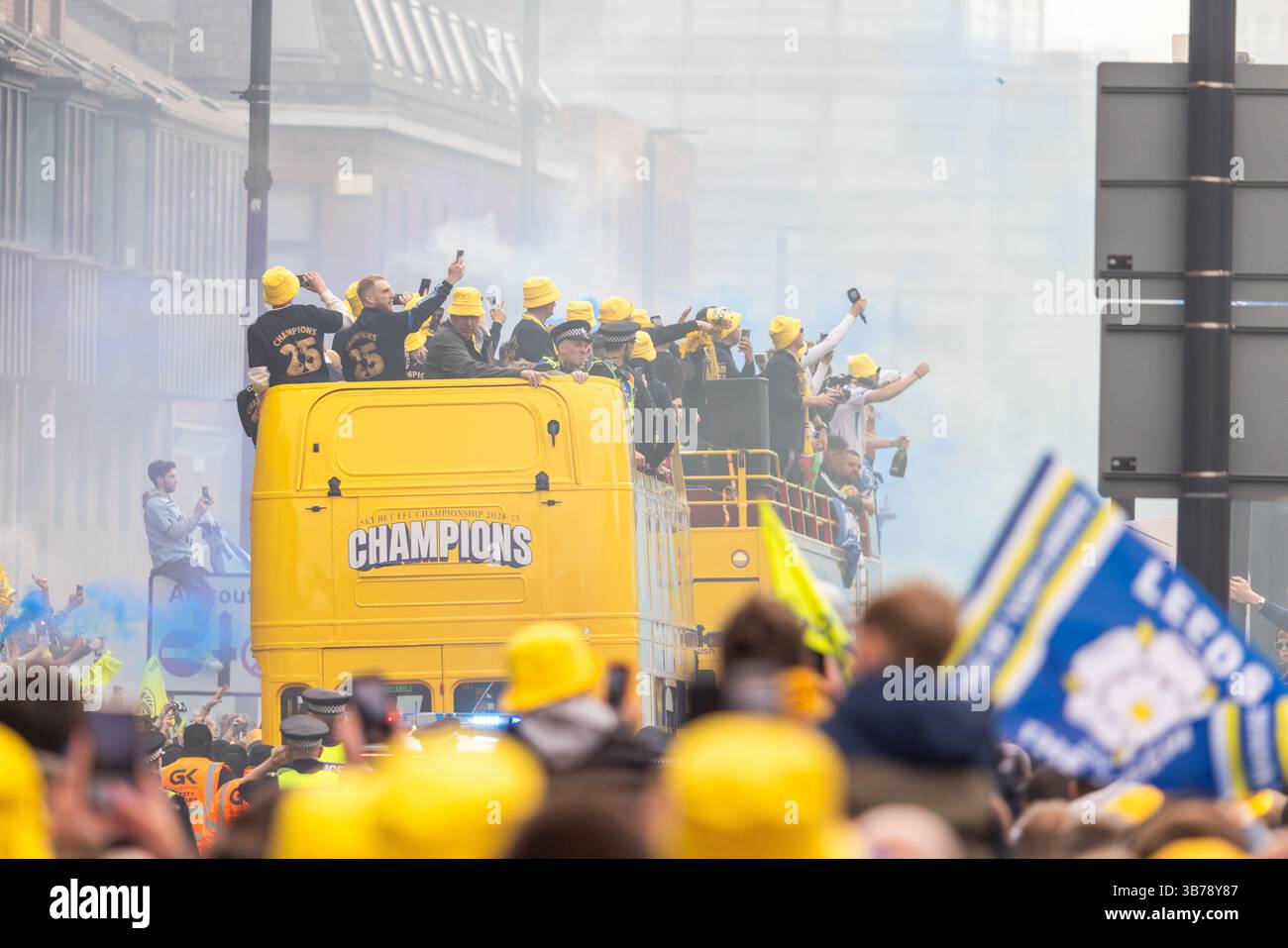 Leeds, UK. 05 MAY, 2025. Bus makes its way past the art gallery as ...